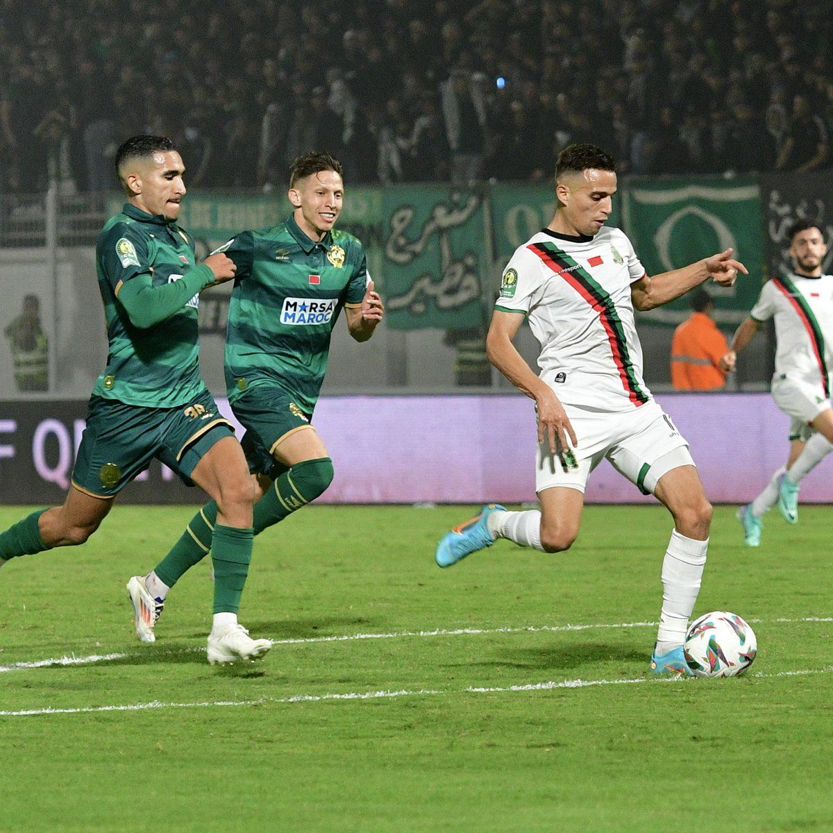 لاعب يفاجئ الرجاء برسالة إنذارية والشابي يضعه في لائحة المغادرين ...